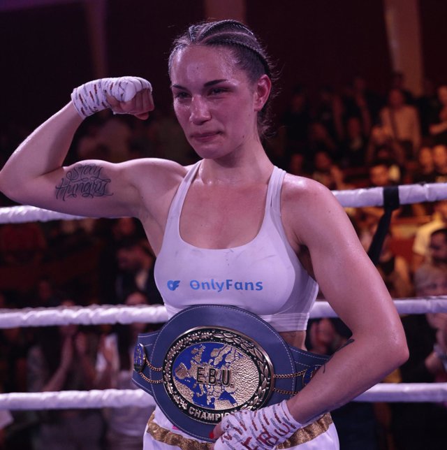 La boxeadora española Tania Álvarez, campeona de Europa del peso supergallo