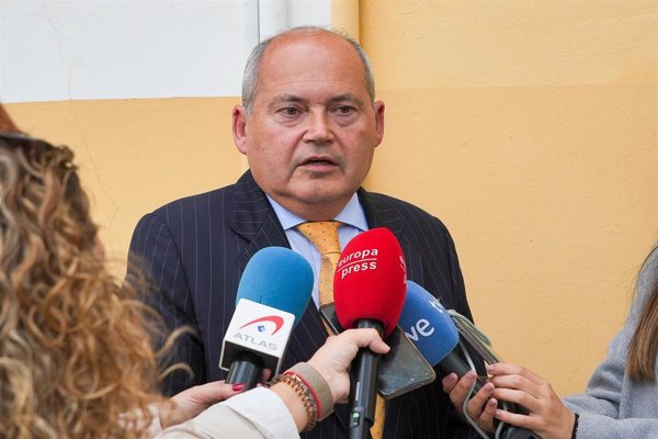 Intervenidas 2 400 Cajetillas De Tabaco En El Aeropuerto De Valencia