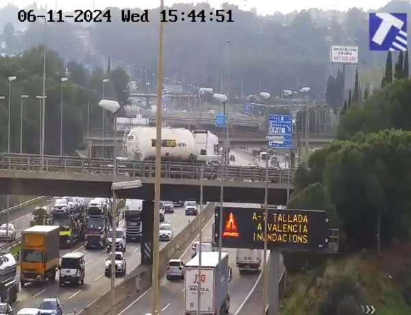 Restablecida la circulación en la AP-7 en Barberà (Barcelona) tras un accidente entre dos camiones