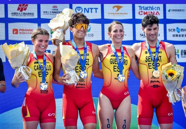España se cuelga el oro en relevo mixto en la Copa del Mundo de ...